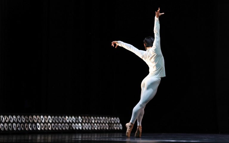 Het National Ballet 'METAMORPHOSIS' choreografie: David Dawson - David ...